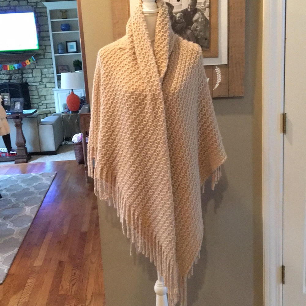 Evereve Tan Shawl Poncho - Gem